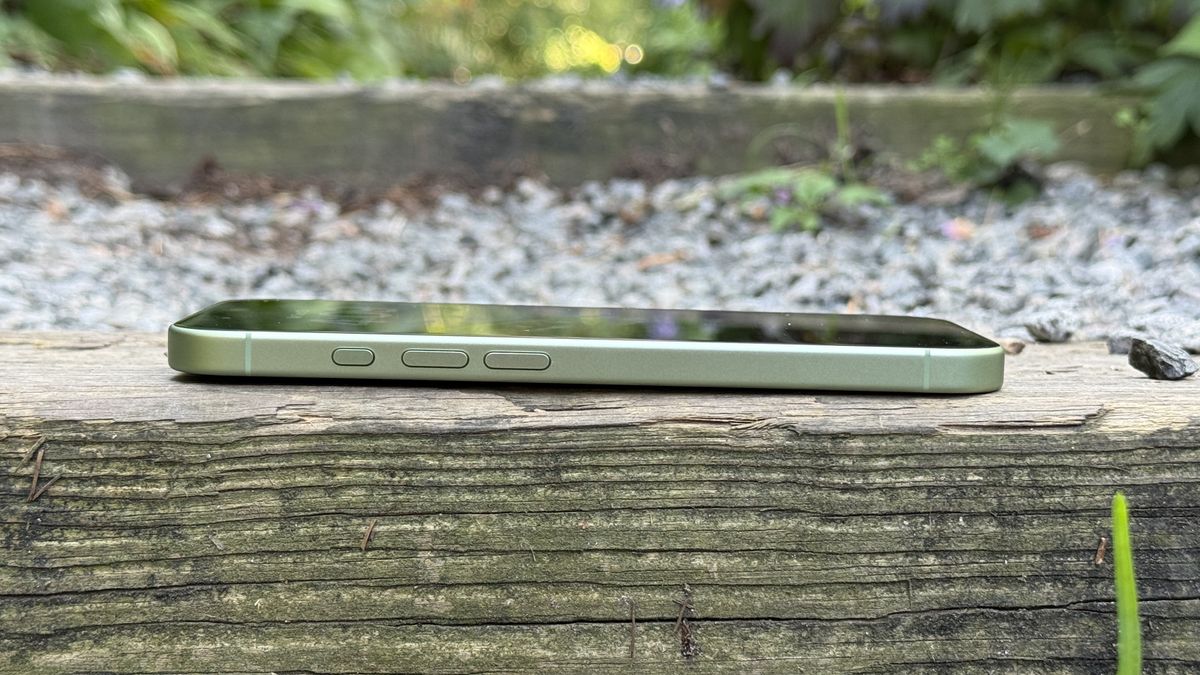 Apple iPhone 17 - recension: snabb, rolig och den mest prisvärda ...