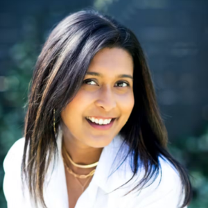 What colors go with a white couch?