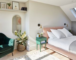 How to decorate with a king size bed in a small room | Real Homes