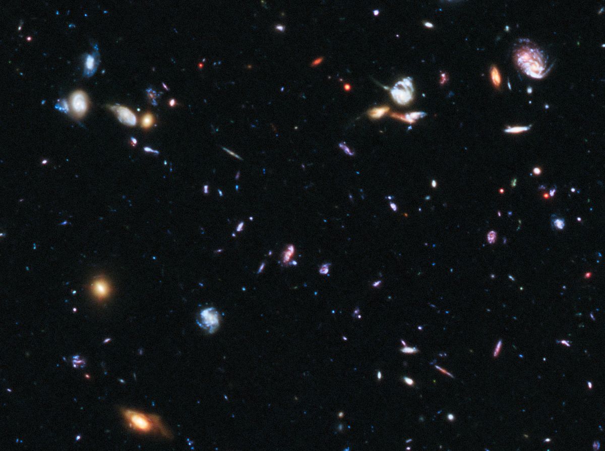 26 Cosmic Photos from the Hubble Space Telescope's Ultra Deep Field ...