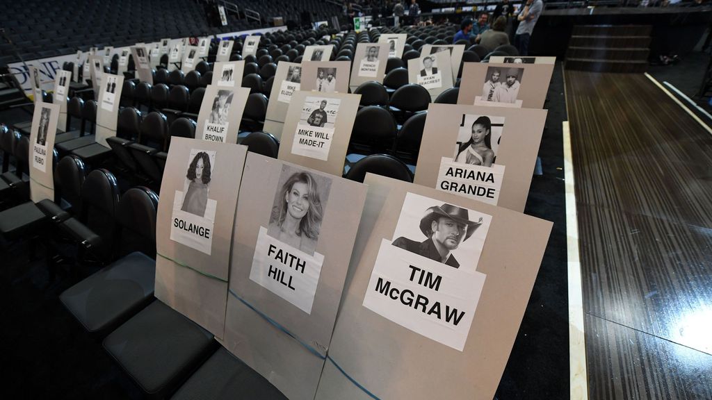 Grammy Awards Celebrity Seating Photos - Where Are Celebrities Sitting ...