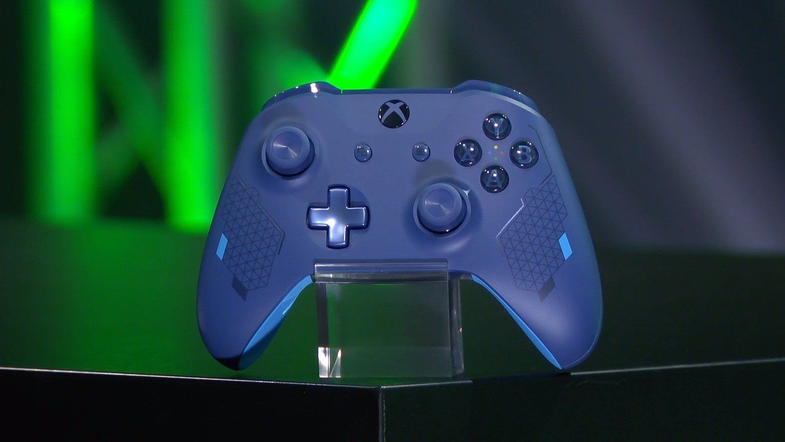 Microsoft announces Night Ops Camo and Sport Blue Xbox One controllers ...