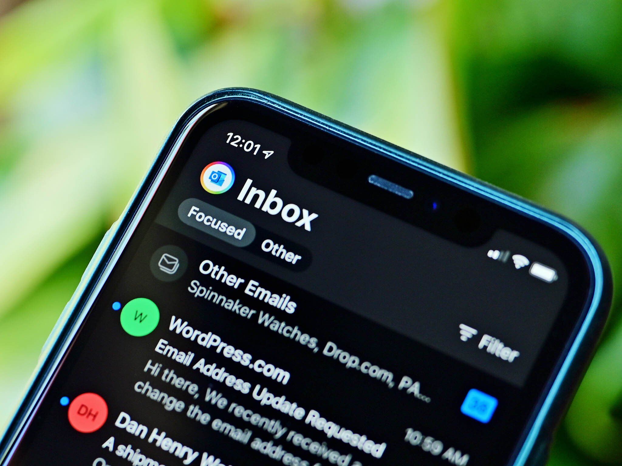 Microsoft removing Contact Masking from Outlook after complaints ...