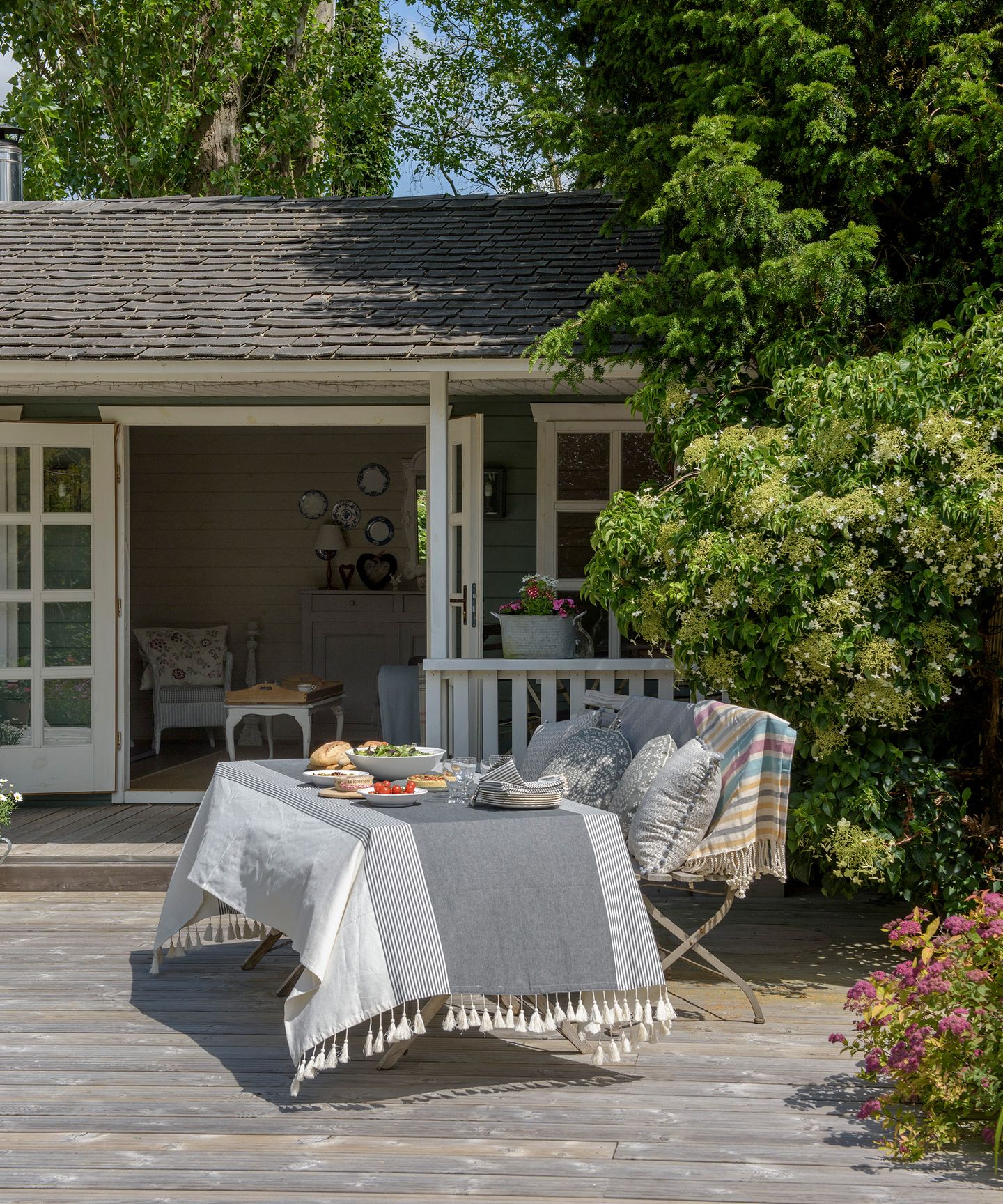 Create a cottagecore garden in 5 easy steps | Country