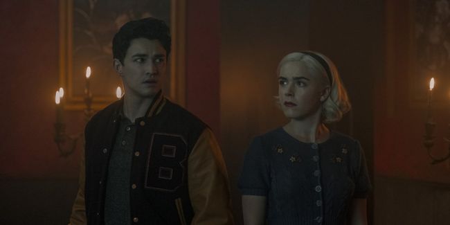 Chilling Adventures Of Sabrina Stars Break Down Nick And Sabrina's ...