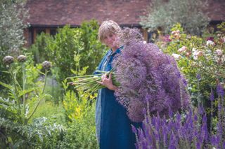 Sarah Raven reveals her two golden rules for dahlia success | Ideal Home