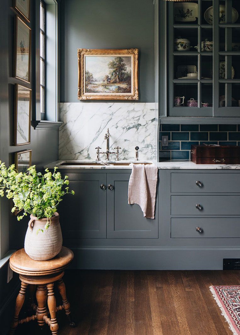 Farmhouse kitchen wall decor: 12 rustic wall decor ideas | Homes and ...