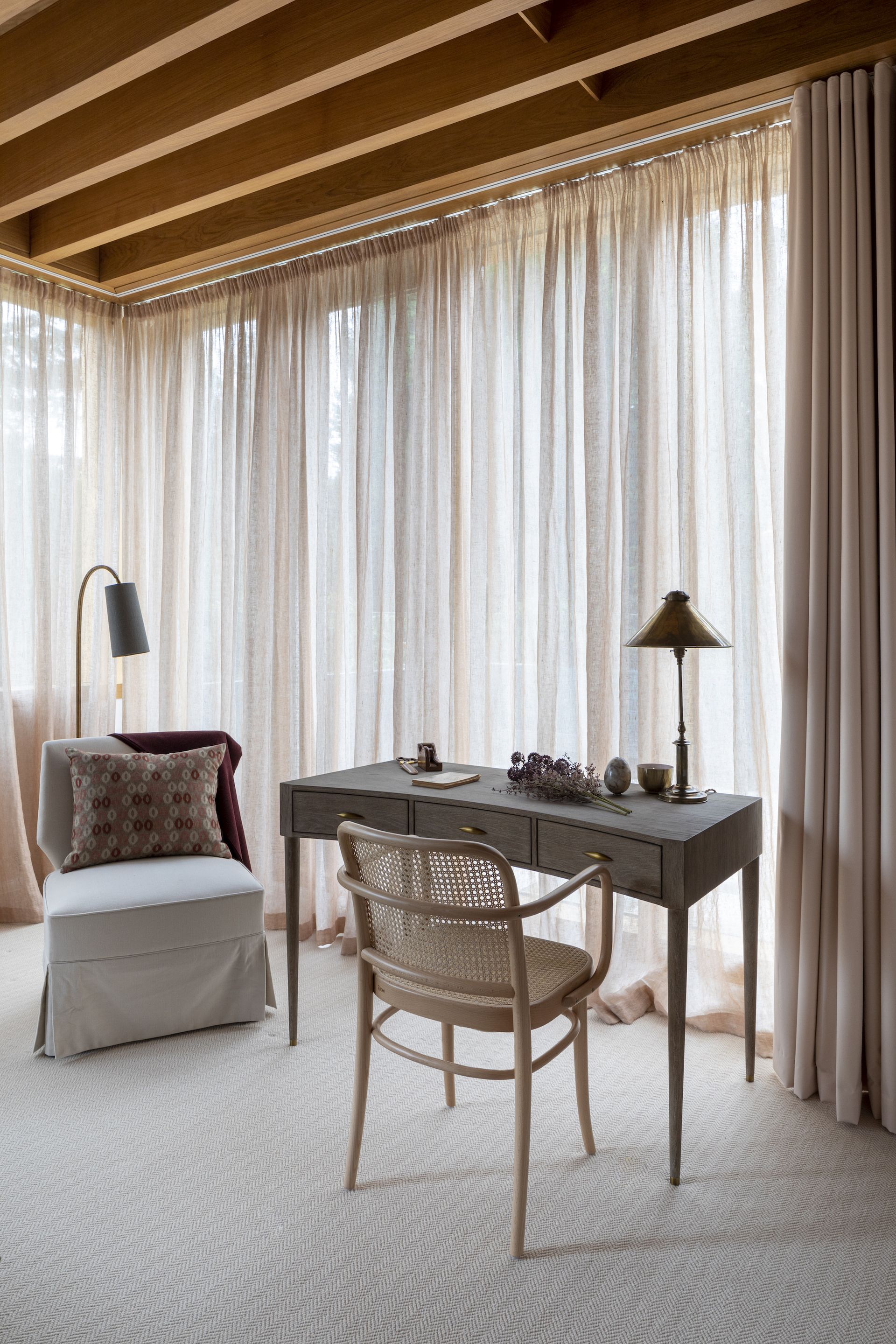 Guest room office ideas: 10 ways to achieve a smart layout | Homes and ...