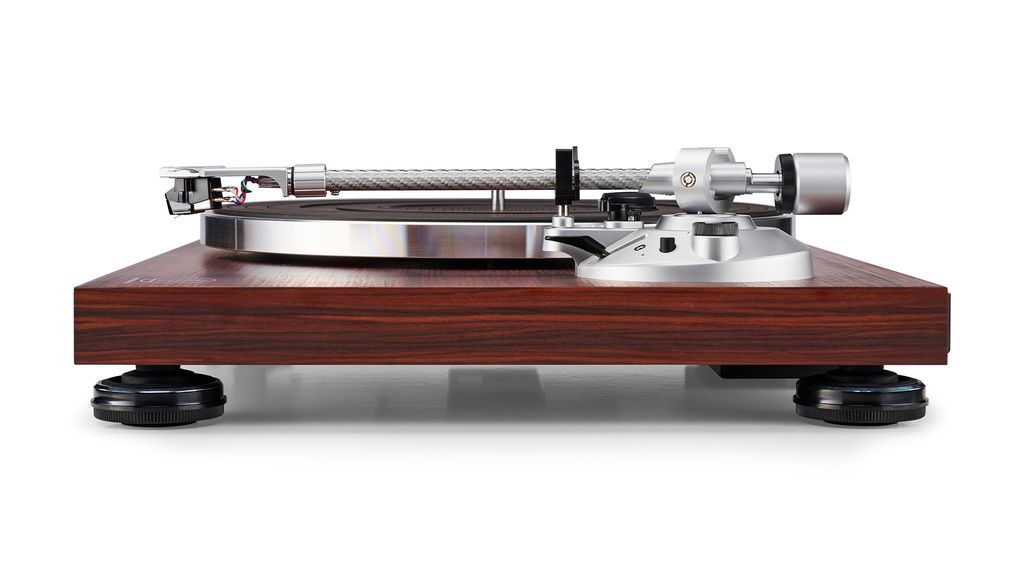 Audio Technica AT-LPW50BTRW: appealing turntable with fine features and ...