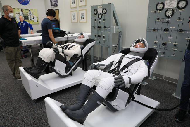 How SpaceX's sleek spacesuit changes astronaut fashion from the space ...