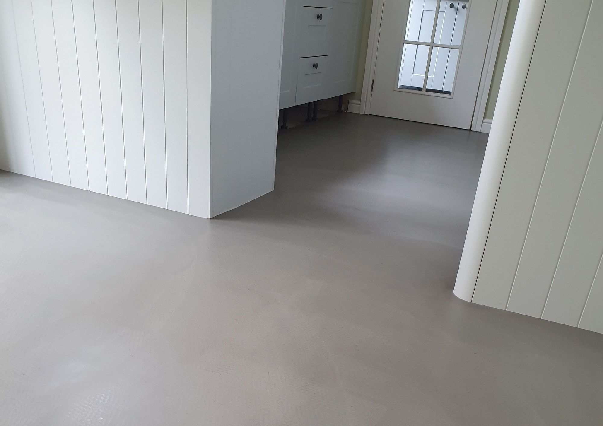 How to Level a Floor | Homebuilding