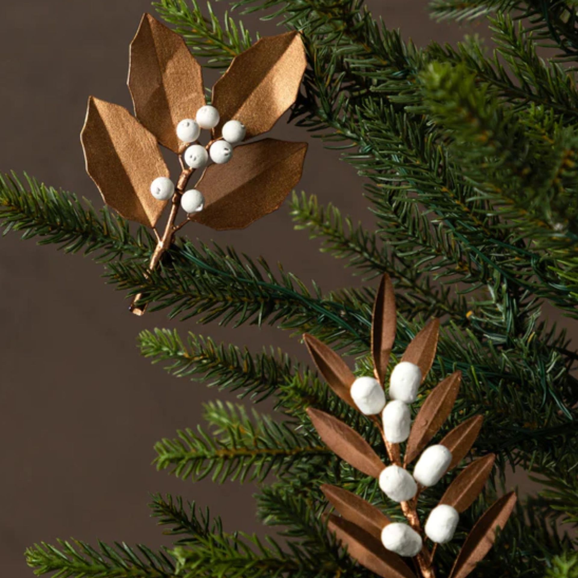 5 outdated Christmas decor trends, according to designers | Homes and ...