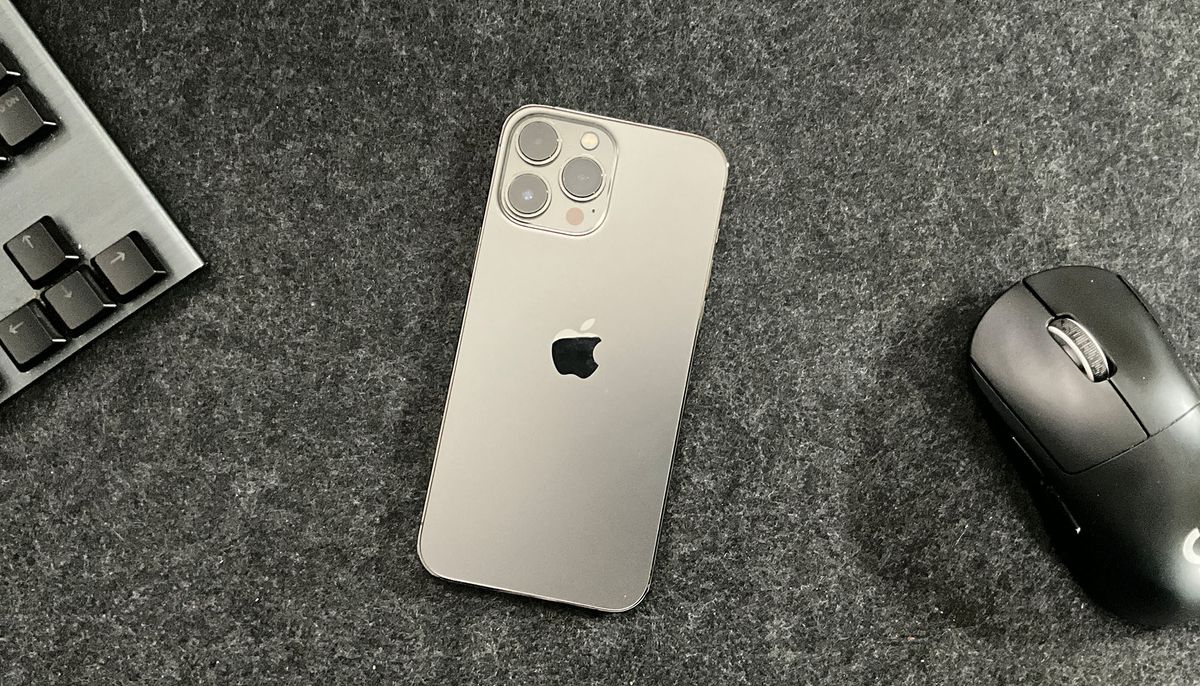 Apple iPhone 13 Pro Max review | Space
