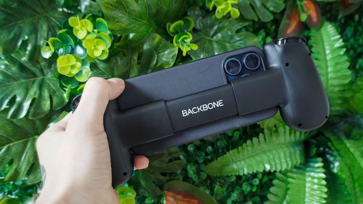 The 2nd generation Backbone One fixes my biggest gripe — perfectly ...