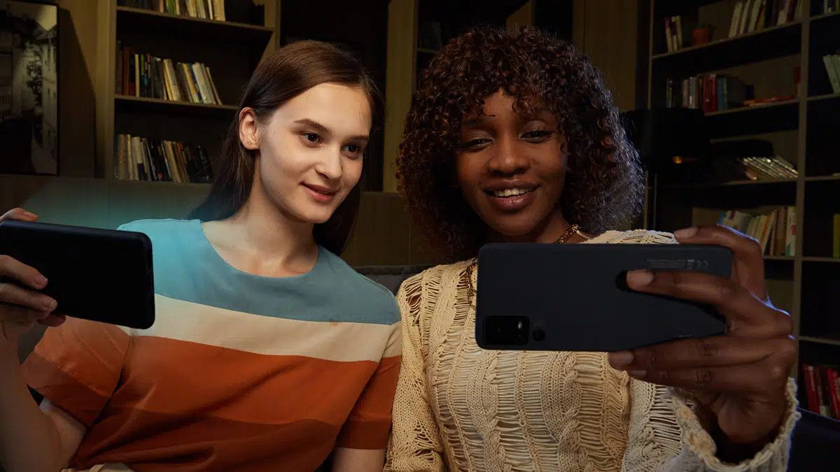 TCL’s new smartphones have paper-like displays to protect your eyes | TechRadar