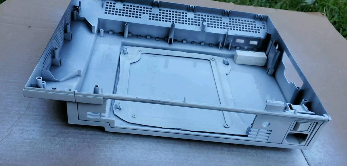 Mod Spotlight: Turning an Old PS3 Into an RGB-Adorned Ryzen Rig | Tom's ...