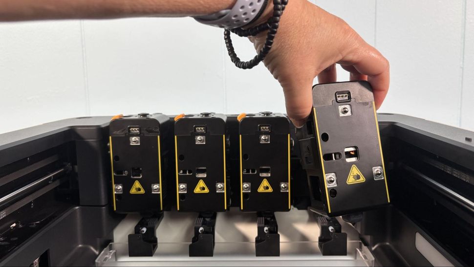 Snapmaker U1 review: An affordable tool changer for all | Tom's Hardware