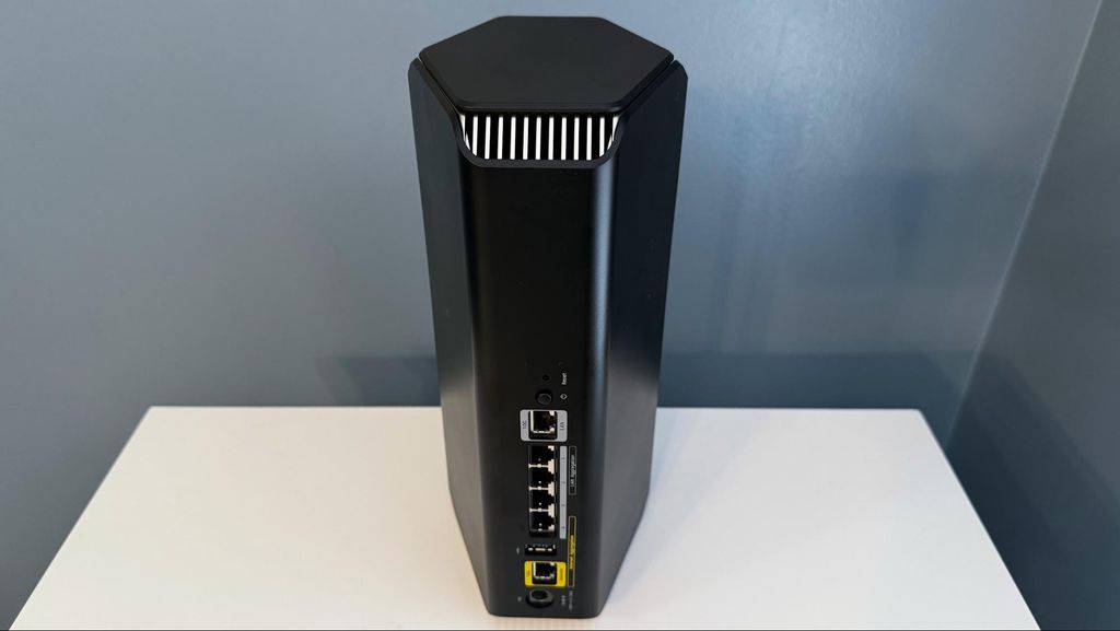Netgear Nighthawk RS700 Wi-Fi 7 router review: Network futureproofing ...