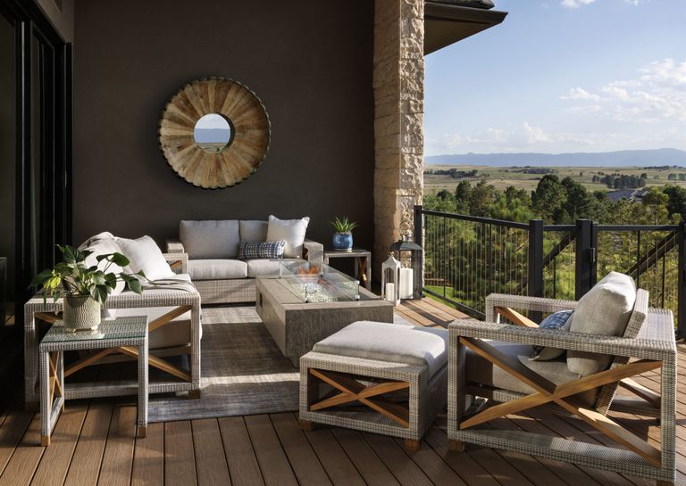 How to make the deck look expensive? 10 tips from experts | Livingetc