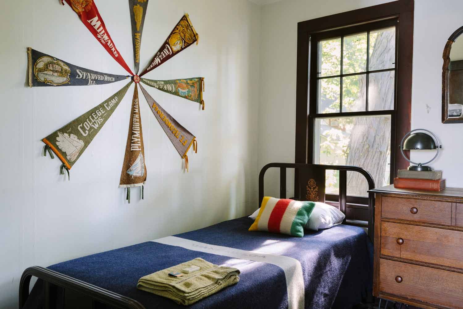 Cabin decor ideas: 15 ways to create a cozy, rustic space | Homes and ...