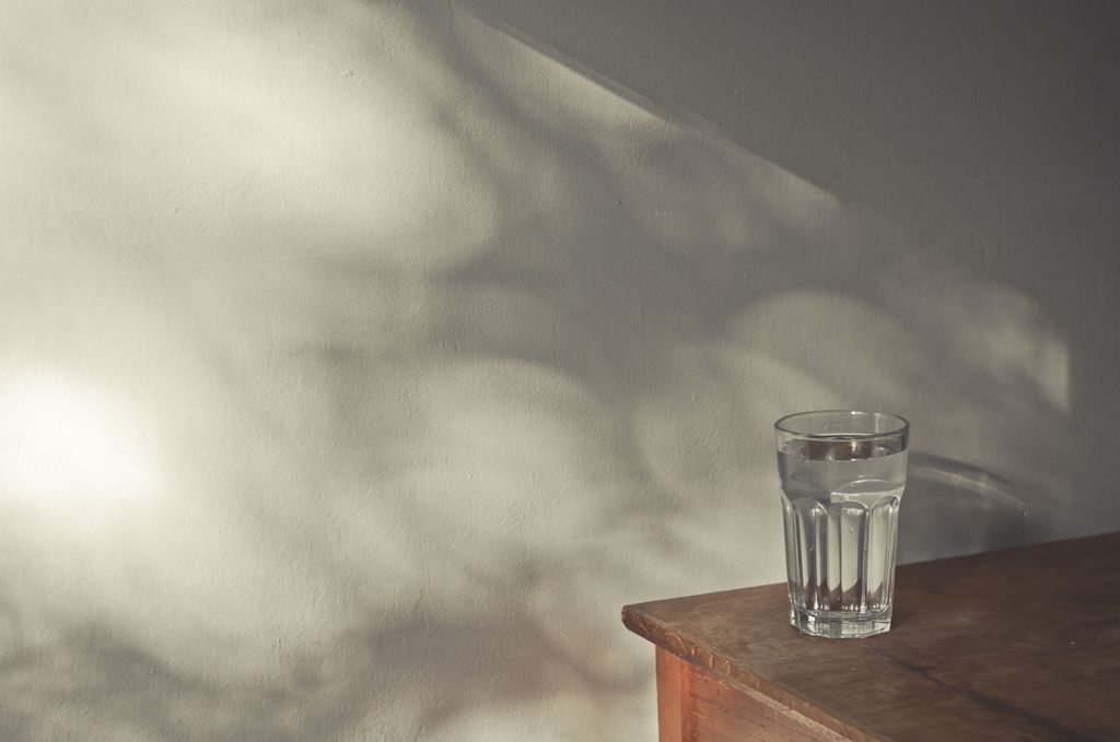 How to polish and remove scratches from glass with toothpaste, baking ...