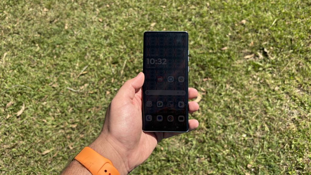Motorola Edge 50 Fusion review: A stylish, battery-focused budget ...