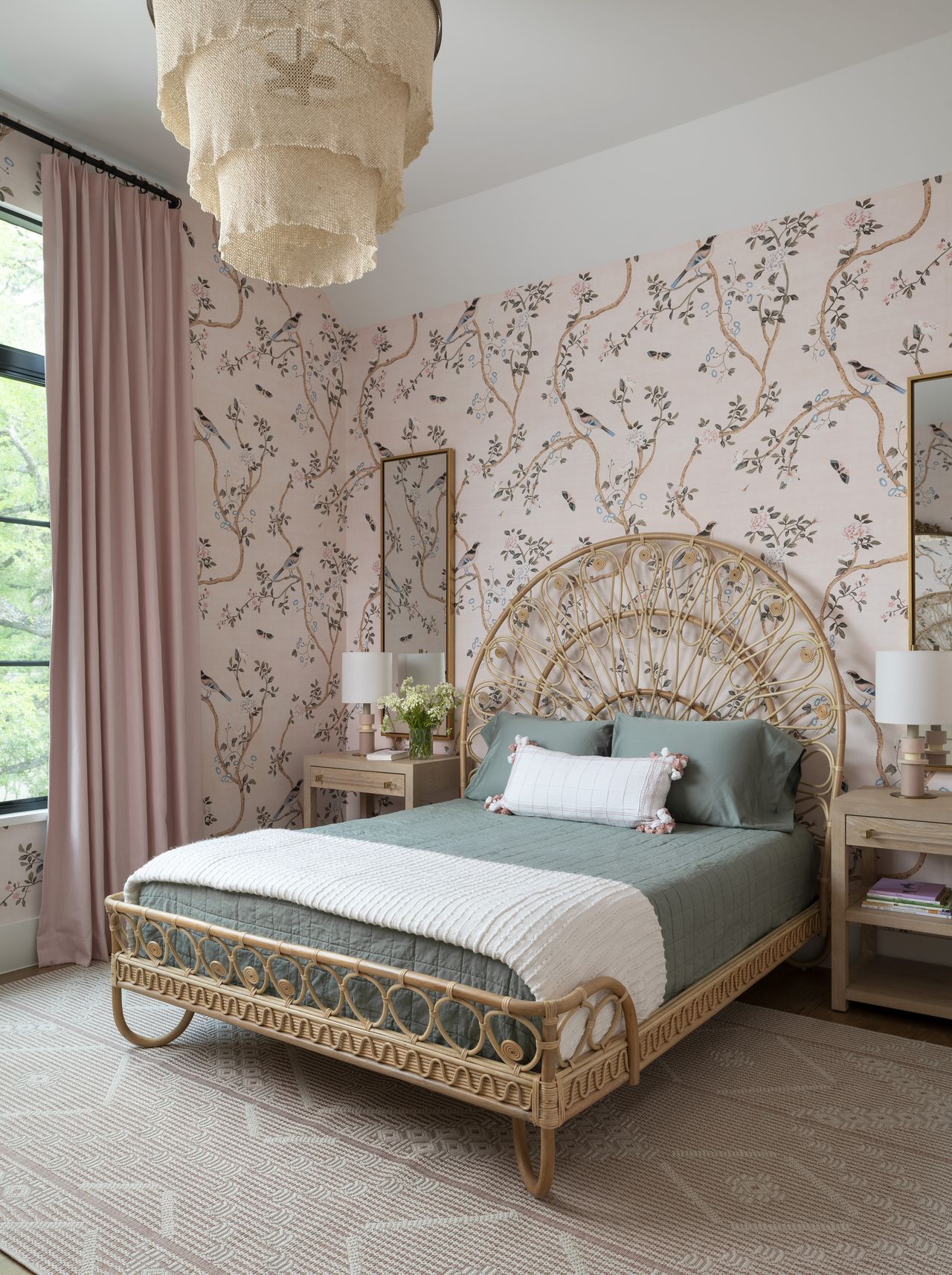5 Rooms With Vintage Style Wallpapers That Show This Is The Wall ...