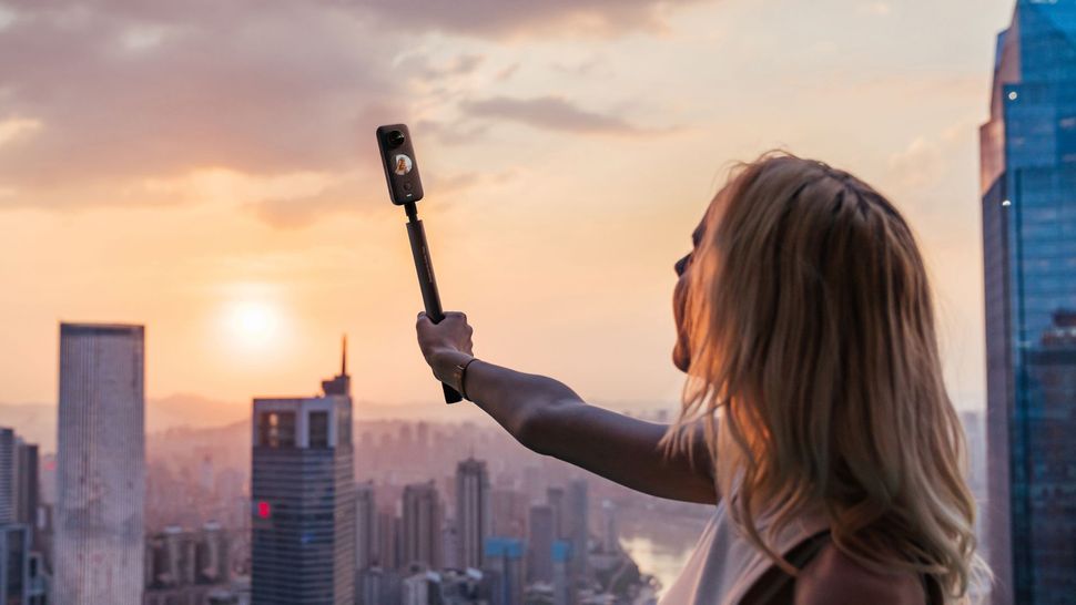 What is an invisible selfie stick and how does the magic work ...