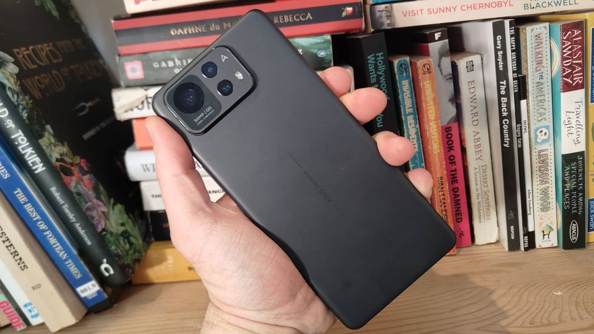 Asus Zenfone 12 Ultra review: doesn’t earn its ‘Ultra’ name | TechRadar