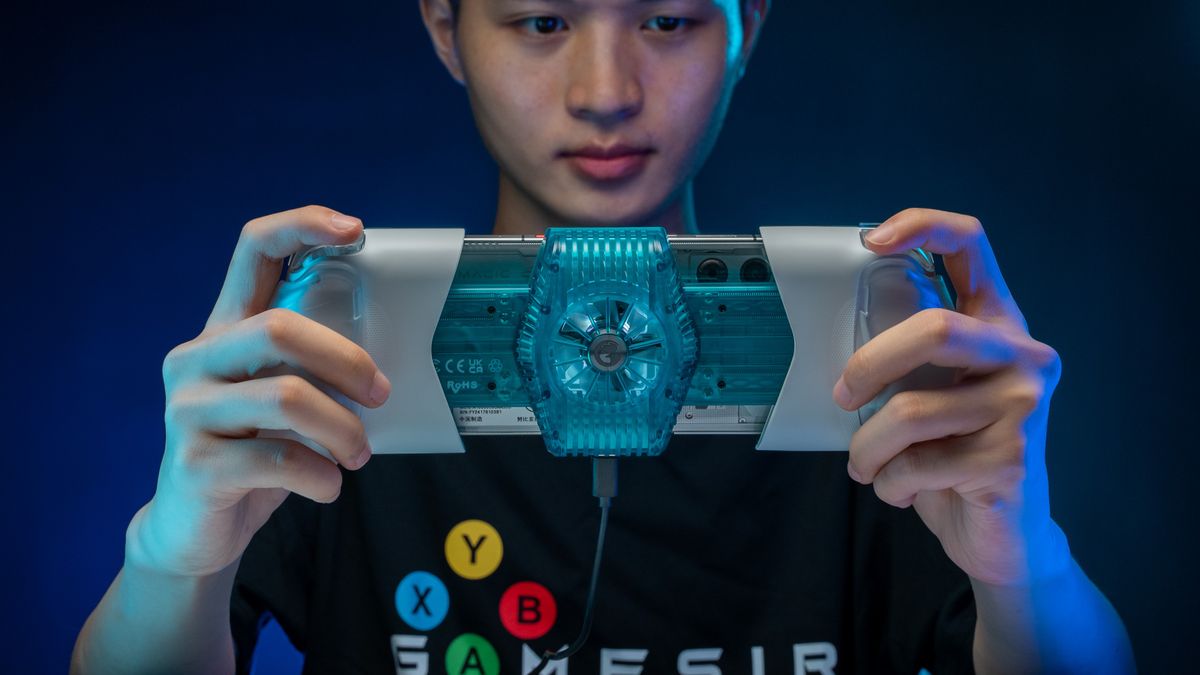 The coolest mobile gaming controller has a transparent design and Hall ...