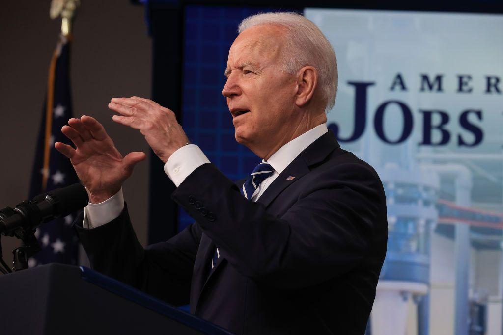 Biden touts June jobs report despite his economic advisers' caution ...