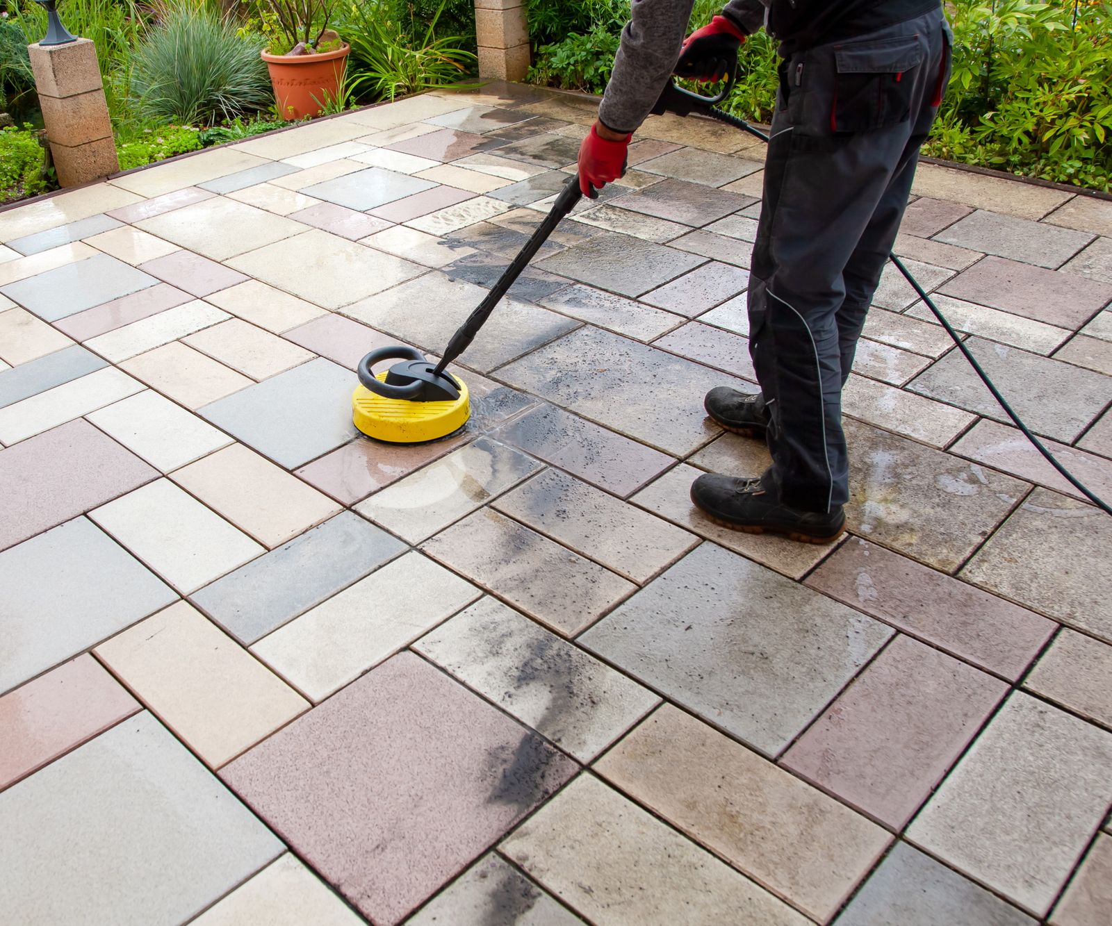 How to repair cracks in a concrete patio: Expert tips | Homes and Gardens