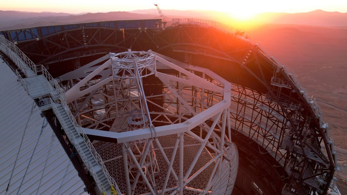 World's largest telescope gets its protective shell (photos) | Space