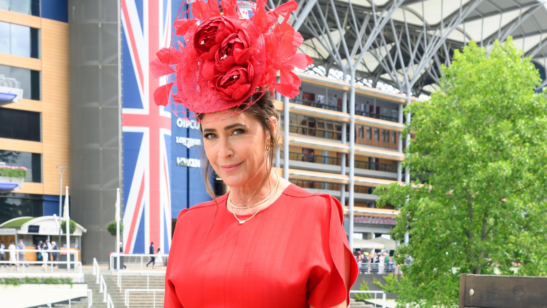 Lisa Snowdon stuns in a sultry red dress at this year's Ascot | Woman ...