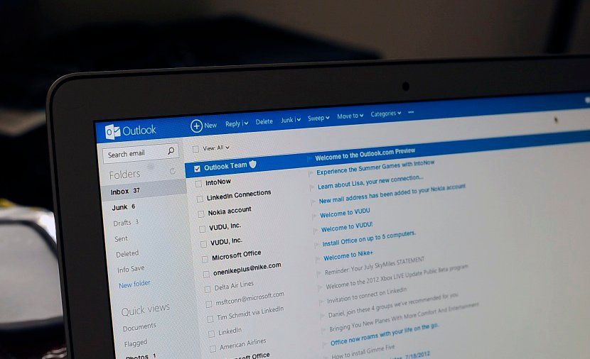 How to: Setting up and configuring Instant Actions on Outlook.com ...