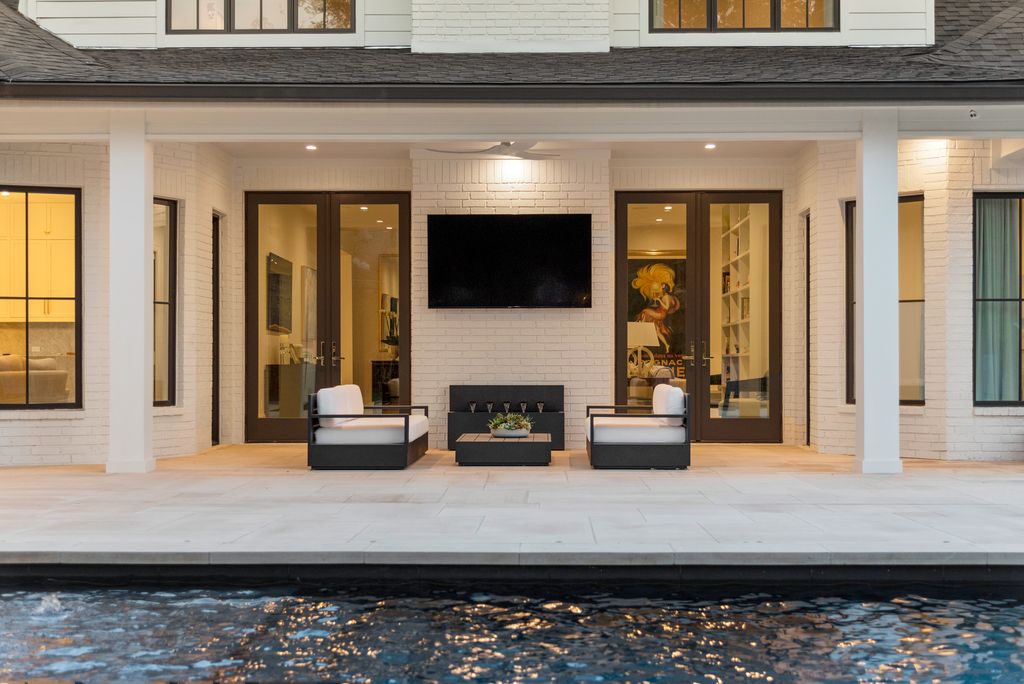 Outdoor TV ideas: 10 ways to include a screen in your yard | Homes and ...