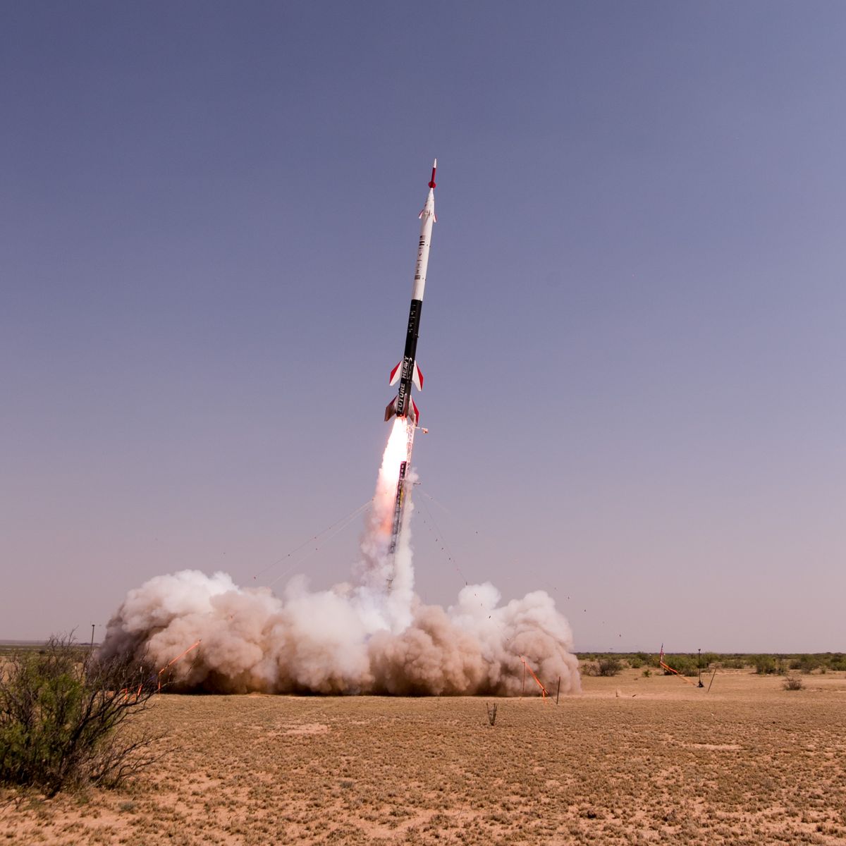 Student-Made Rocket Tops 30,000 Feet, Wins 1st 'Spaceport America Cup ...