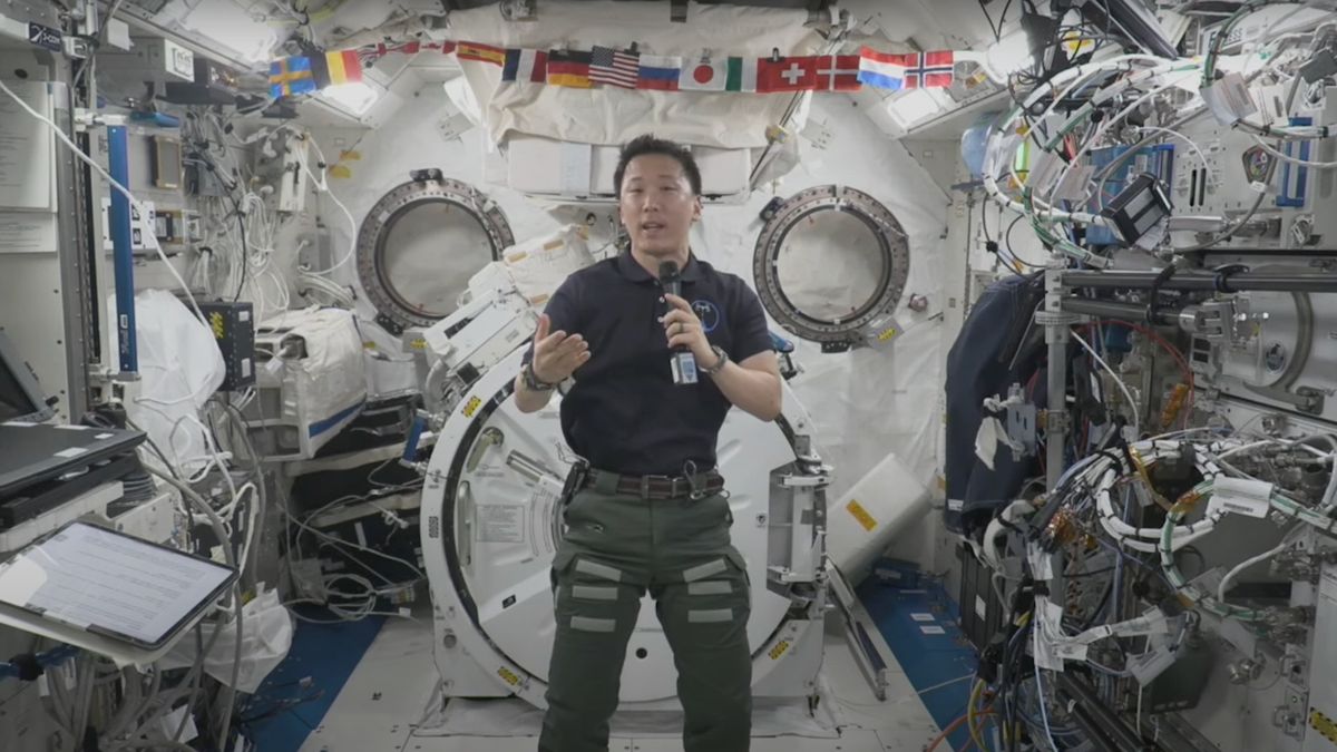 Astronaut makes 'space kimchi fried rice' in orbit as crew starts ...
