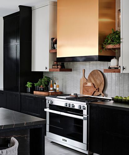 Don't want to hide your range hood? This is how interior designers make ...
