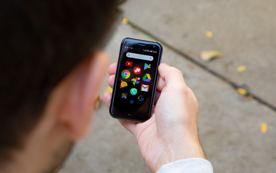 Palm Phone - Full Review and Benchmarks | Tom's Guide