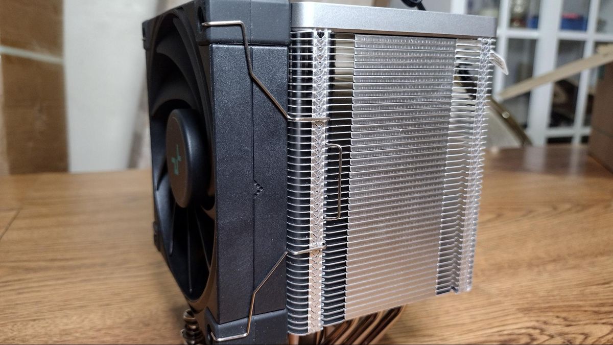 DeepCool AK500 Review: Big Air, Incredible Value | Tom's Hardware