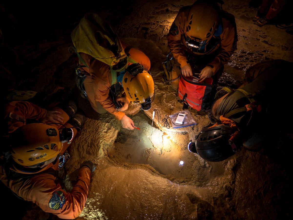 CAVES In Pictures: How Astronauts Train for Space by Cave Diving: Page ...