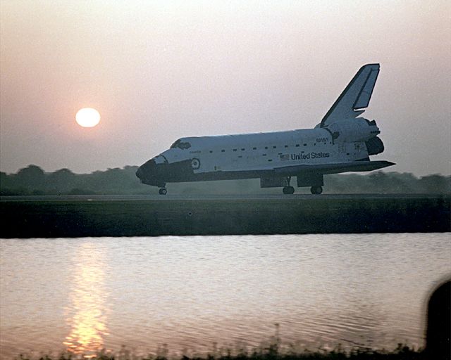 Space History Photo: STS-45 Landing | Space