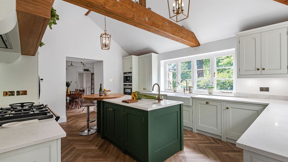 15 farmhouse kitchen ideas for a practical yet beautiful cooking space ...