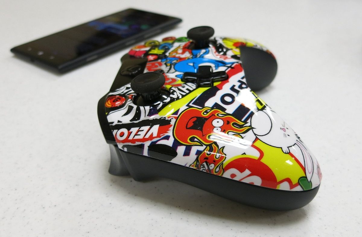 Review – 'Sticker Bomb' Xbox One controller from Controller Modz ...