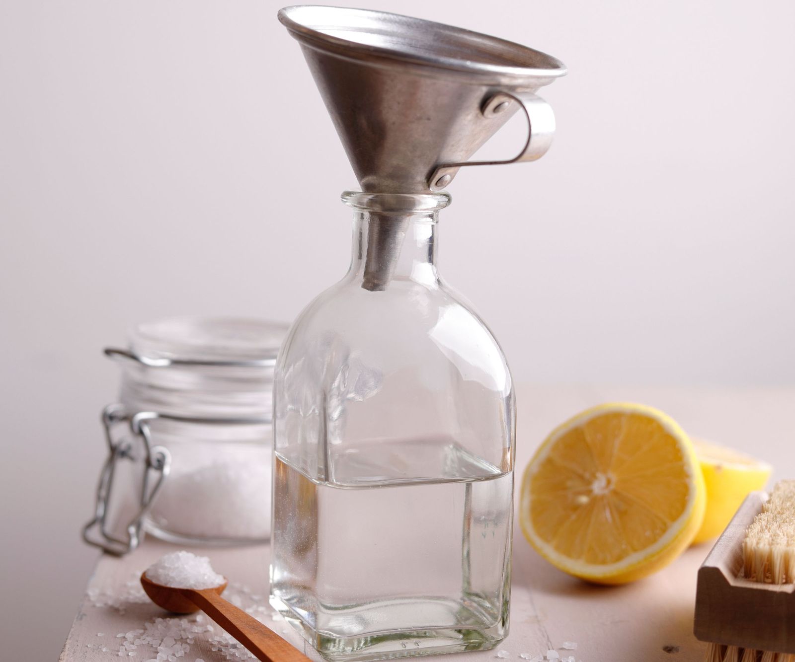 How to clean a faucet head: 4 steps to remove limescale | Homes and Gardens