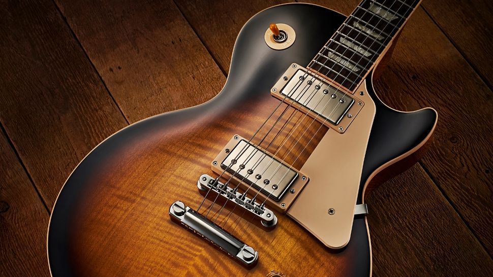 Gibson Les Paul vs Fender Stratocaster: Which is right for you ...