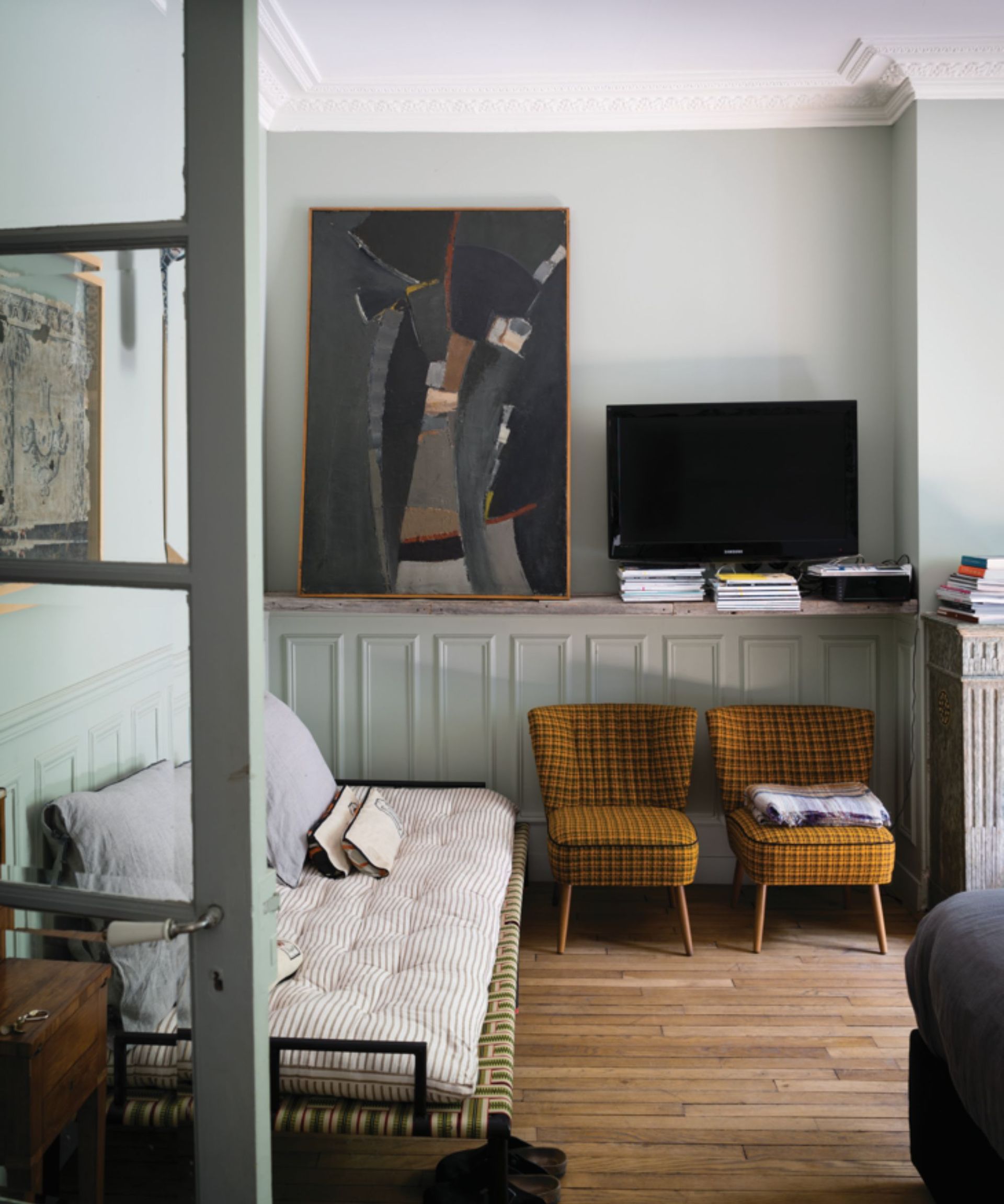 Farrow & Ball's French Gray is a soothing gray-green paint | Homes and ...