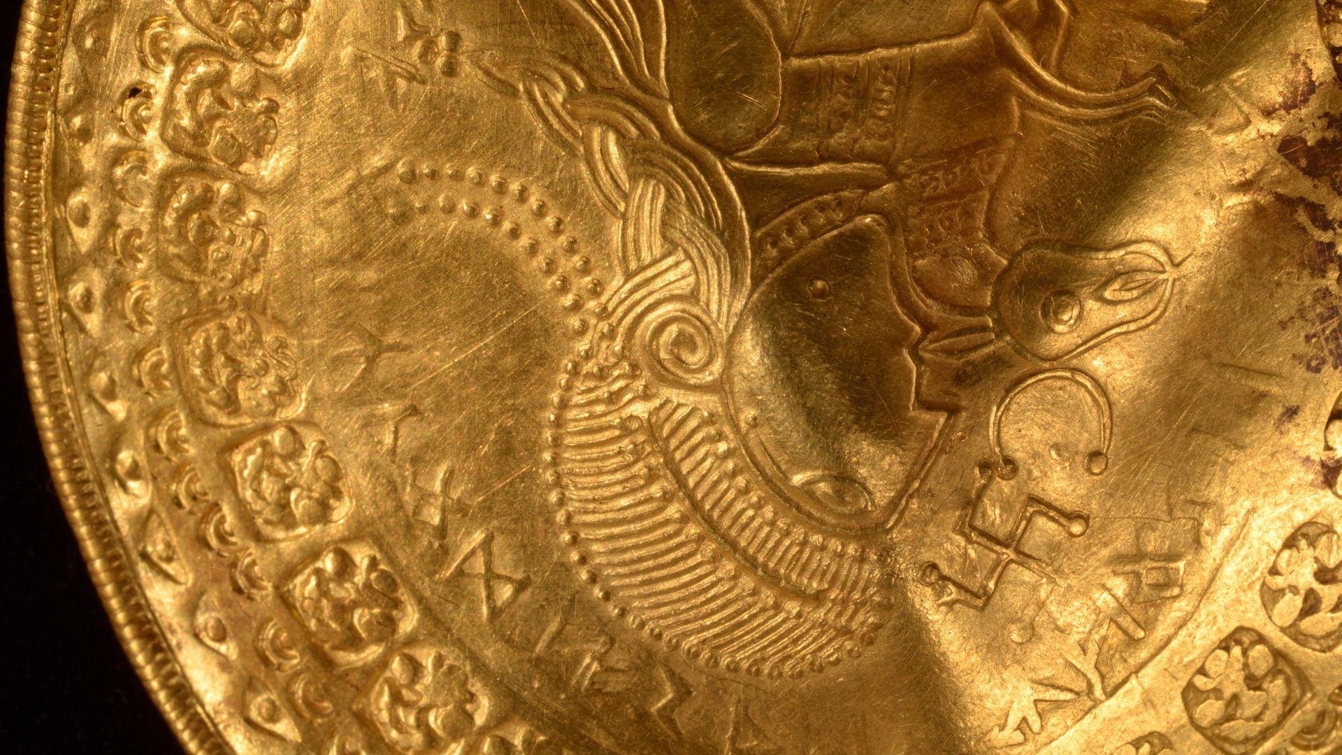 32 stunning centuries-old hoards unearthed by metal detectorists | Live ...