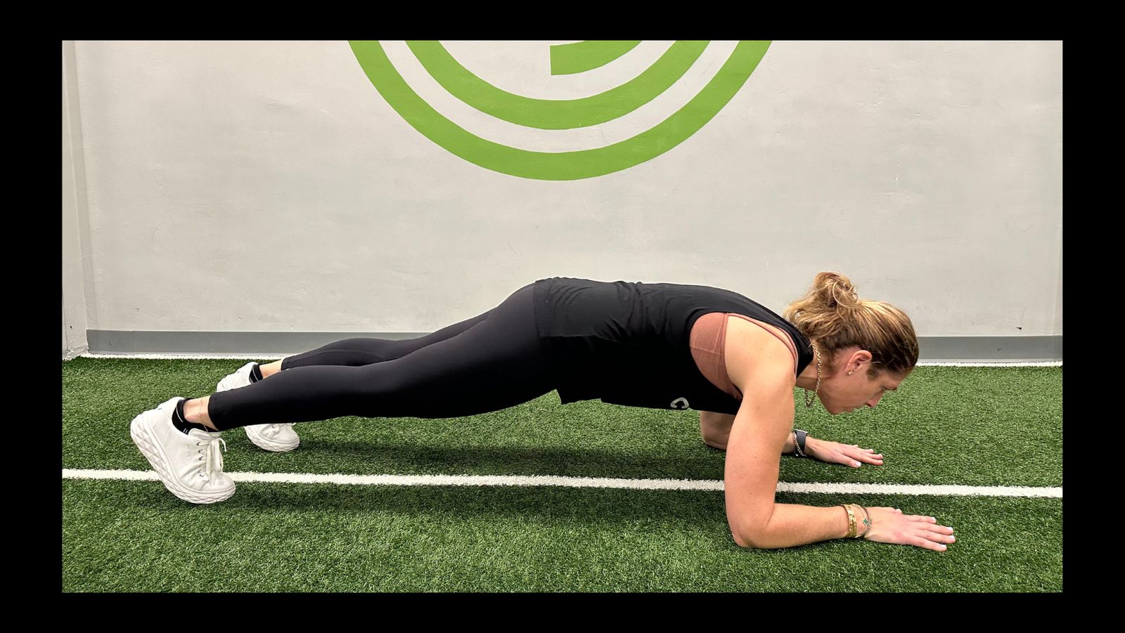 You only need 10 moves and 10 minutes to build full-body strength ...